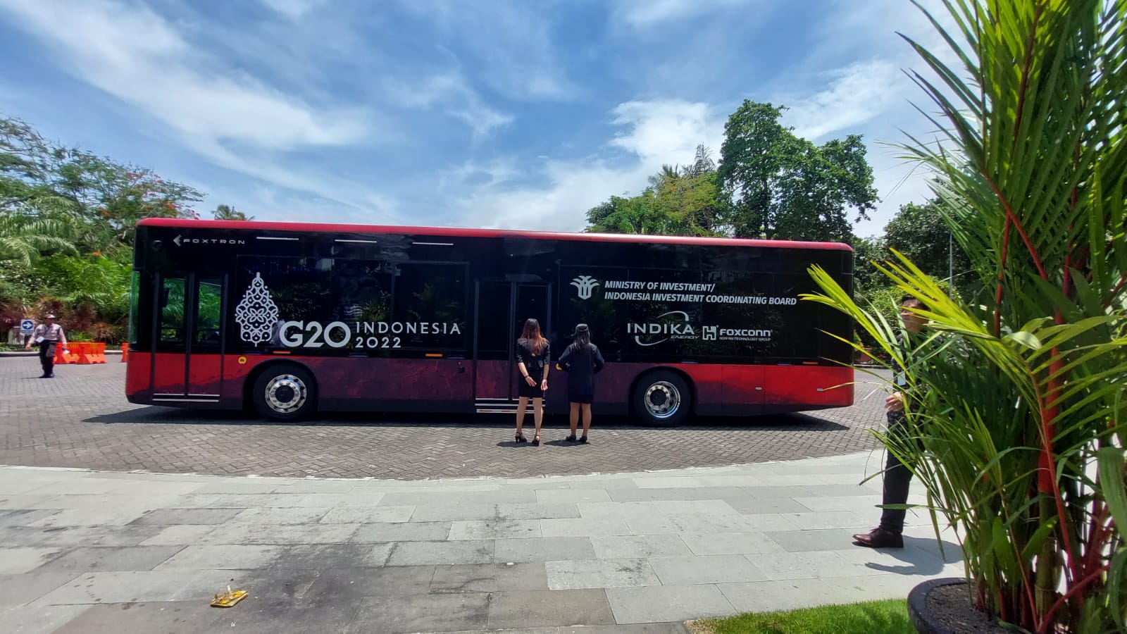 Bus Kolaborasi Indika dan Foxconn di G20 Bali Dukung Net Zero Carbon - Arsjad Rasjid